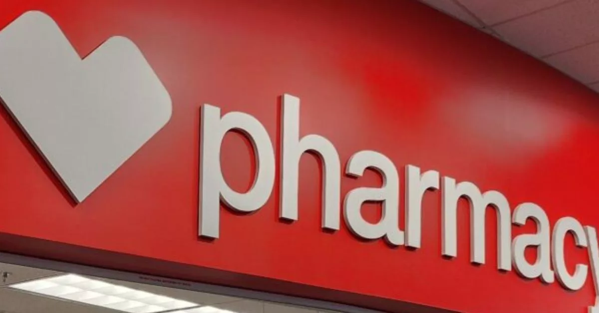 Will CVS be open or closed on Christmas Eve and Christmas Day 2025?