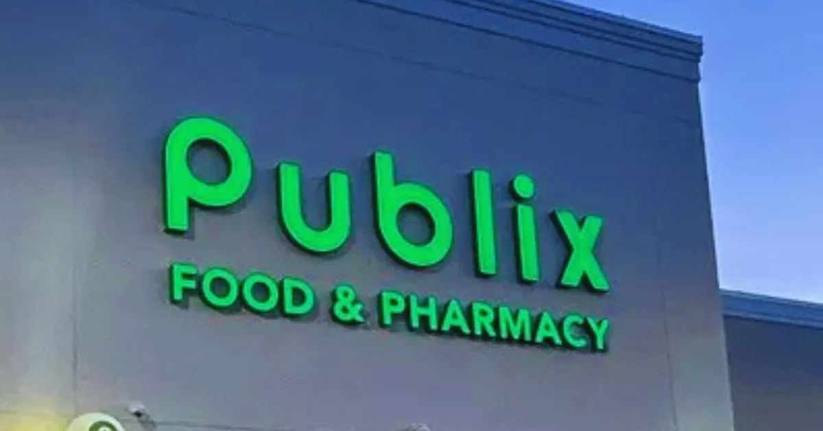 Will Target be open or closed on Christmas Eve and Christmas Day 2025?